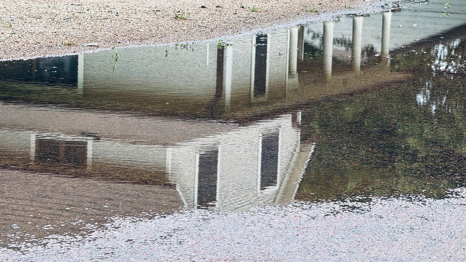 PHOTO OF THE DAY: REFLECTION OF HOME