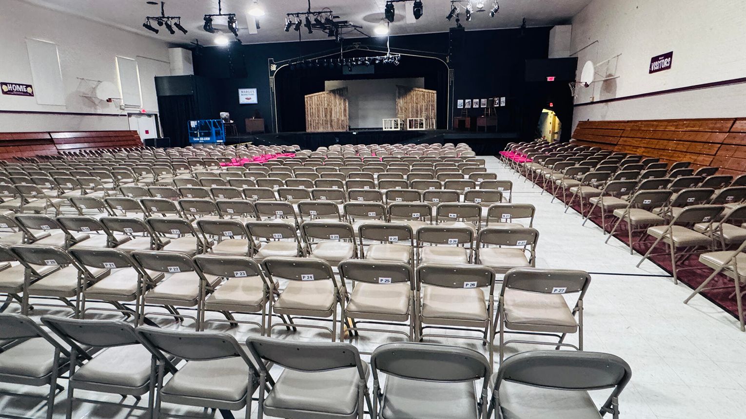 PHOTO OF THE DAY: STAGE IS SET!