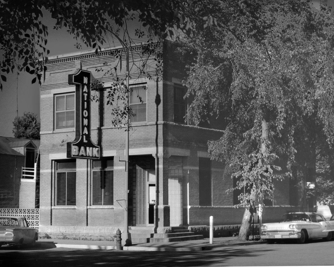PHOTO OF THE DAY: A VINTAGE LOOK BACK