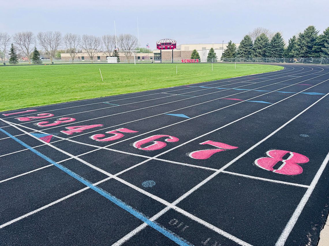 PHOTO OF THE DAY: ON TRACK